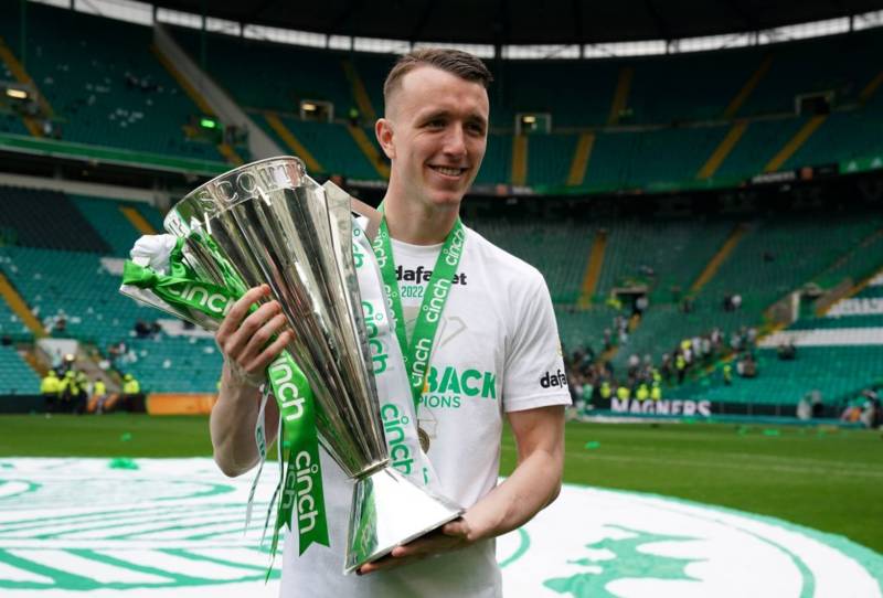 Video: ‘Good Luck David’, Celtic post classy farewell to Turnbull - The ...